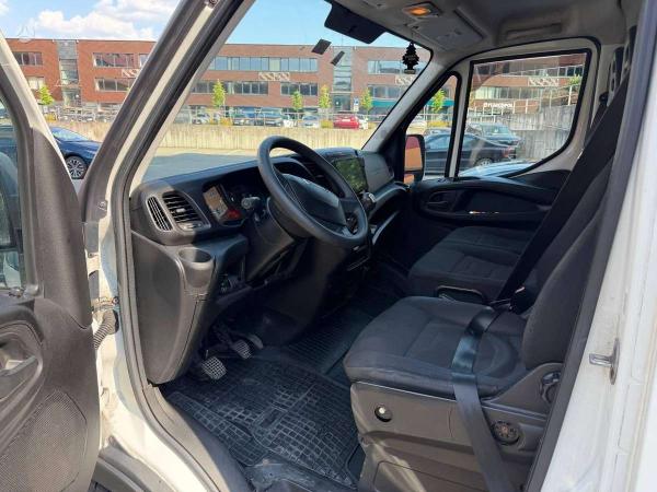 White Iveco Daily 2015 in Vilnius, with an engine capacity of 3.00 L and mileage of 517 thousand km for 12705 €, photo 4 on AUTOMOTO.COM.LV