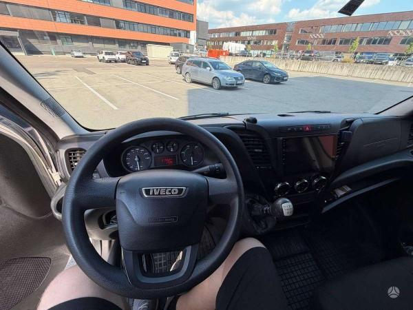 White Iveco Daily 2015 in Vilnius, with an engine capacity of 3.00 L and mileage of 517 thousand km for 12705 €, photo 7 on AUTOMOTO.COM.LV