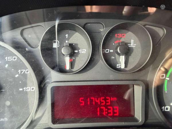 White Iveco Daily 2015 in Vilnius, with an engine capacity of 3.00 L and mileage of 517 thousand km for 12705 €, photo 8 on AUTOMOTO.COM.LV