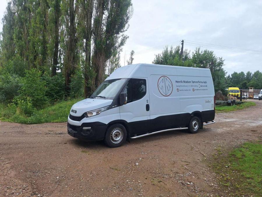 White Iveco Daily 2015 in Taurage, with an engine capacity of 2.30 L and mileage of 151 thousand km for 6500 €, photo 1 on AUTOMOTO.COM.LV