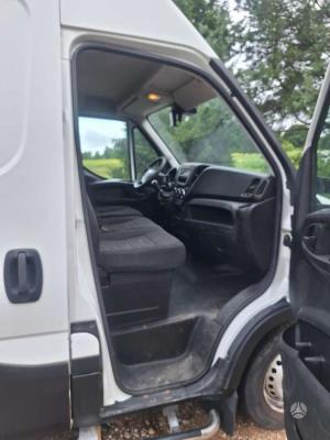 White Iveco Daily 2015 in Taurage, with an engine capacity of 2.30 L and mileage of 151 thousand km for 6500 €, photo 7 on AUTOMOTO.COM.LV