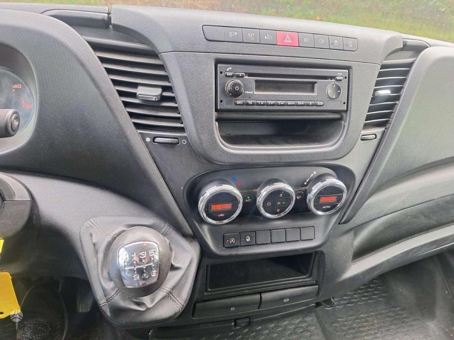 White Iveco Daily 2015 in Taurage, with an engine capacity of 2.30 L and mileage of 151 thousand km for 6500 €, photo 9 on AUTOMOTO.COM.LV
