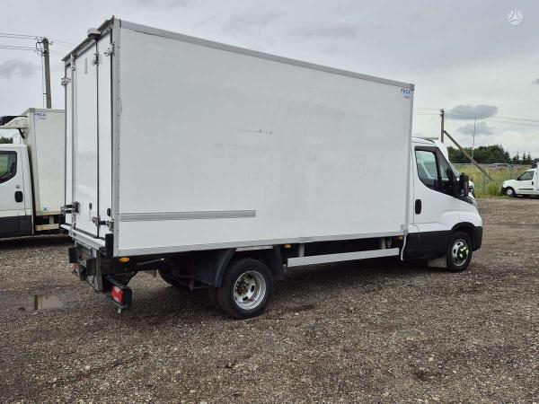White Iveco Daily 2015 in Kaunas, with an engine capacity of 2.30 L and mileage of 320 thousand km for 9270 €, photo 4 on AUTOMOTO.COM.LV