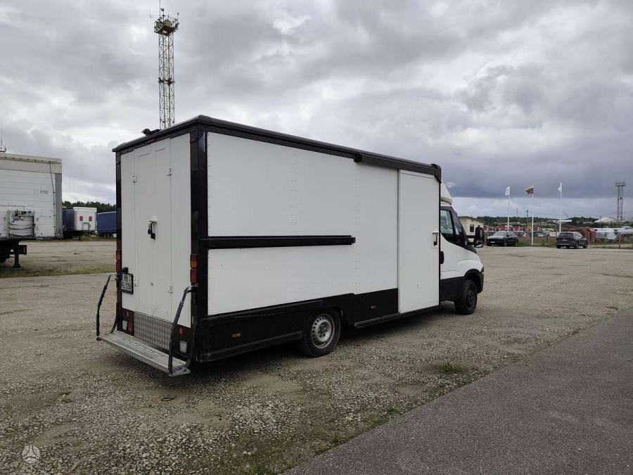 White Iveco Daily 2015 in Vilnius, with an engine capacity of 3.00 L and mileage of 181 thousand km for 11979 €, photo 4 on AUTOMOTO.COM.LV