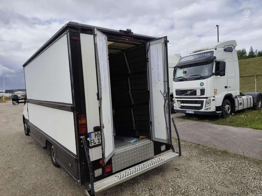 White Iveco Daily 2015 in Vilnius, with an engine capacity of 3.00 L and mileage of 181 thousand km for 11979 €, photo 13 on AUTOMOTO.COM.LV