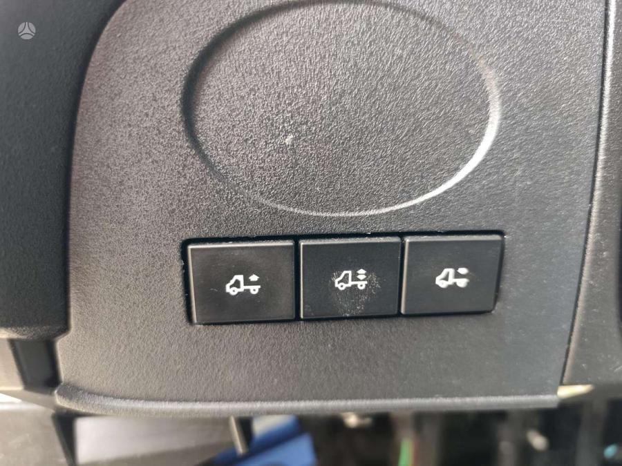 White Iveco Daily 2015 in Vilnius, with an engine capacity of 3.00 L and mileage of 181 thousand km for 11979 €, photo 17 on AUTOMOTO.COM.LV