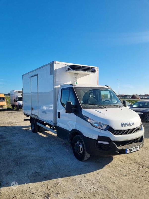 Balts Iveco Daily 2015 Klaipėda, ar dzinēja tilpumu 2.29 L un nobraukumu 420 tūkst. km par 8000 €, foto 3 vietnē AUTOMOTO.COM.LV