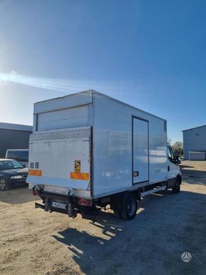 Balts Iveco Daily 2015 Klaipėda, ar dzinēja tilpumu 2.29 L un nobraukumu 420 tūkst. km par 8000 €, foto 4 vietnē AUTOMOTO.COM.LV