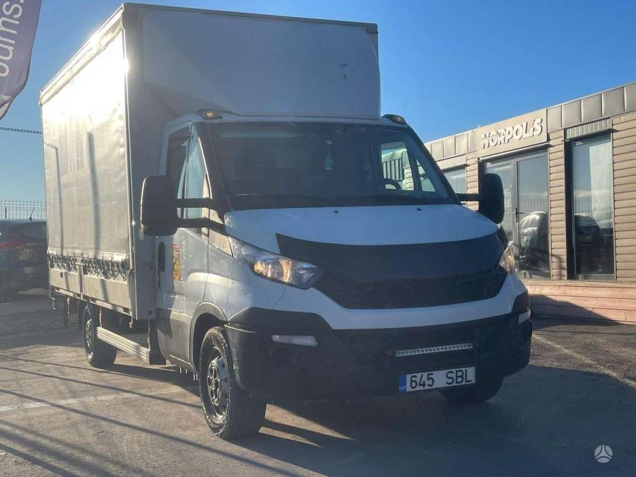 White Iveco Daily 2016 in Vilnius, with an engine capacity of 3.00 L and mileage of 287 thousand km for 16940 €, photo 5 on AUTOMOTO.COM.LV