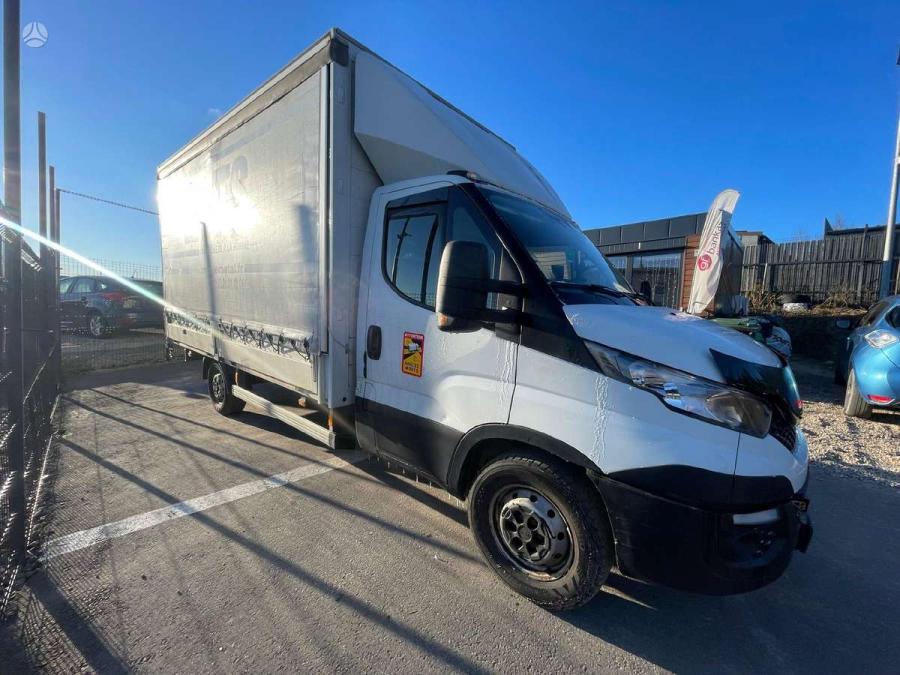 White Iveco Daily 2016 in Vilnius, with an engine capacity of 3.00 L and mileage of 287 thousand km for 16940 €, photo 7 on AUTOMOTO.COM.LV