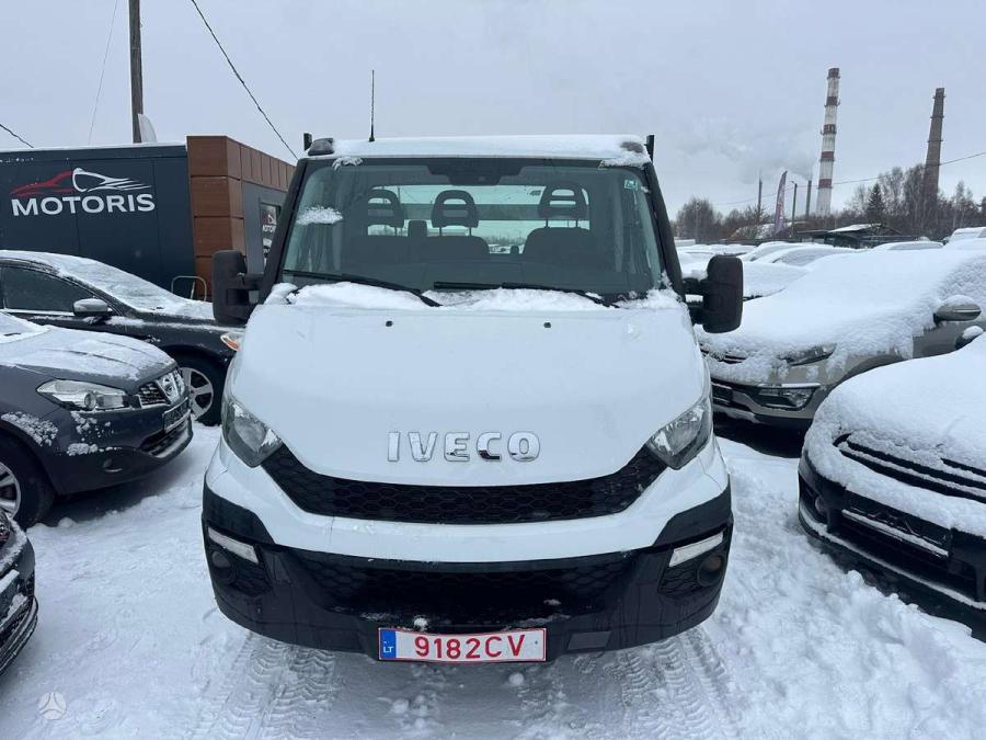 White Iveco Daily 2016 in Panevezys, with an engine capacity of 3.00 L and mileage of 283 thousand km for 15730 €, photo 2 on AUTOMOTO.COM.LV