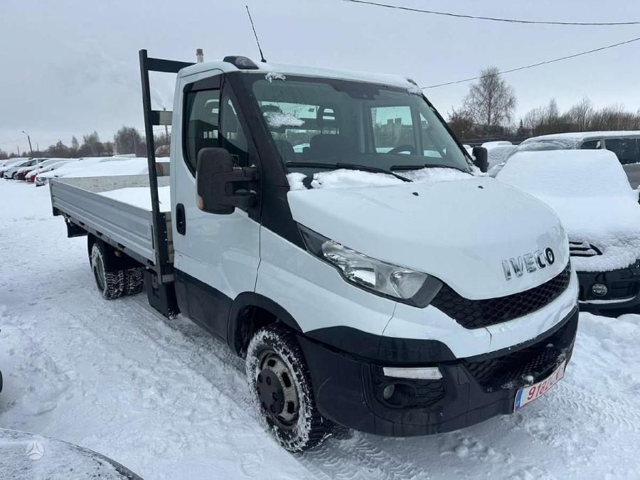 White Iveco Daily 2016 in Panevezys, with an engine capacity of 3.00 L and mileage of 283 thousand km for 15730 €, photo 3 on AUTOMOTO.COM.LV