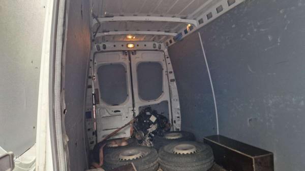 White Iveco Daily 2016 in Vilnius, with an engine capacity of 3.00 L and mileage of 412 thousand km for 6800 €, photo 8 on AUTOMOTO.COM.LV
