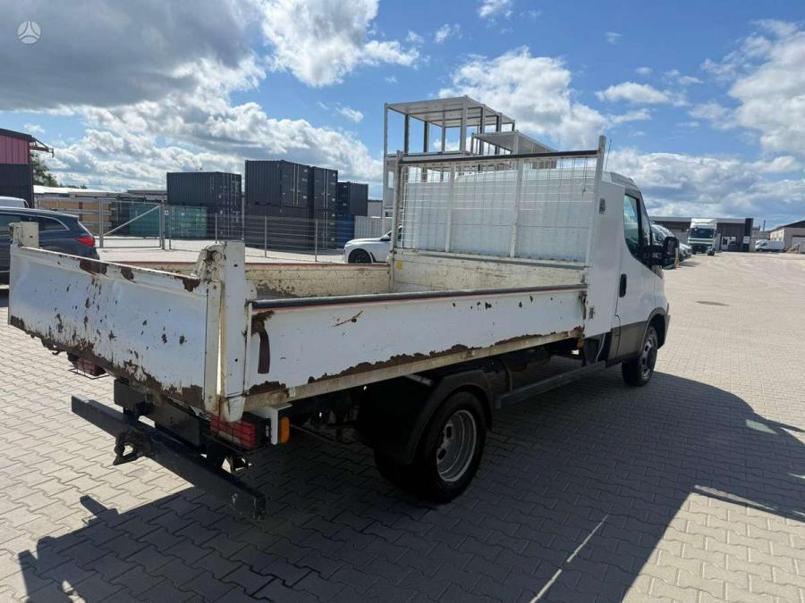 Balts Iveco Daily 2016 Kauņa, ar dzinēja tilpumu 3.00 L un nobraukumu 199 tūkst. km par 13200 €, foto 8 vietnē AUTOMOTO.COM.LV