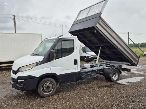 White Iveco Daily 2016 in Kaunas, with an engine capacity of 2.30 L and mileage of 234 thousand km for 12390 €, photo 2 on AUTOMOTO.COM.LV