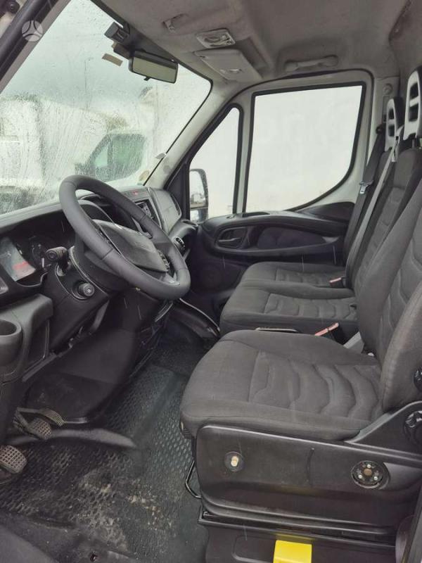 White Iveco Daily 2016 in Kaunas, with an engine capacity of 2.30 L and mileage of 234 thousand km for 12390 €, photo 8 on AUTOMOTO.COM.LV