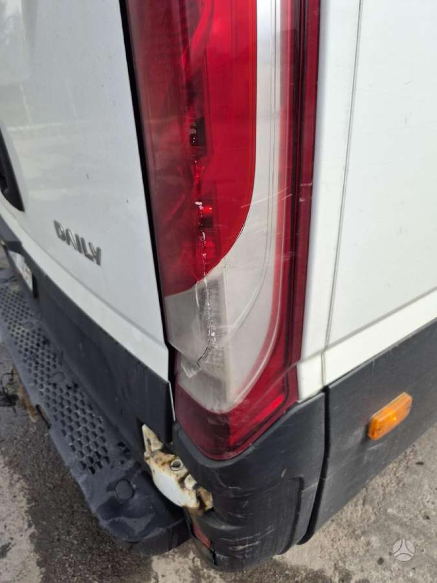 White Iveco Daily 2016 in Kelme, with an engine capacity of 2.29 L and mileage of 588 thousand km for 5800 €, photo 15 on AUTOMOTO.COM.LV