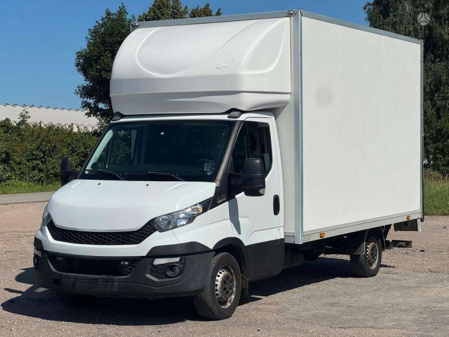 White Iveco Daily 2016 in Taurage, with an engine capacity of 3.00 L and mileage of 306 thousand km for 9000 €, photo 1 on AUTOMOTO.COM.LV