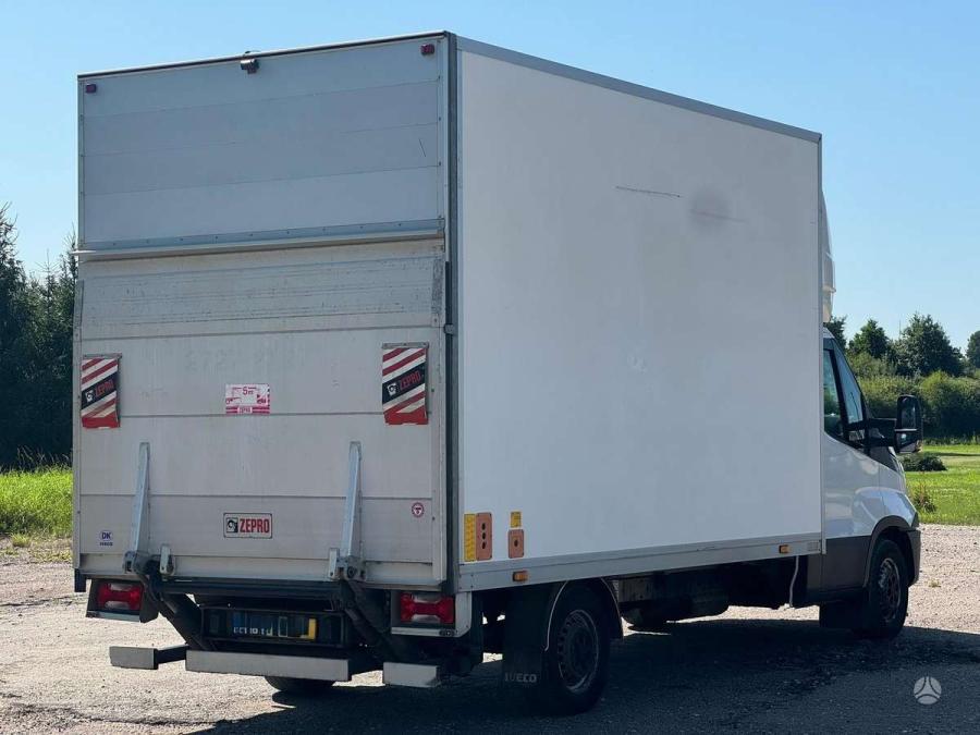 White Iveco Daily 2016 in Taurage, with an engine capacity of 3.00 L and mileage of 306 thousand km for 9000 €, photo 6 on AUTOMOTO.COM.LV