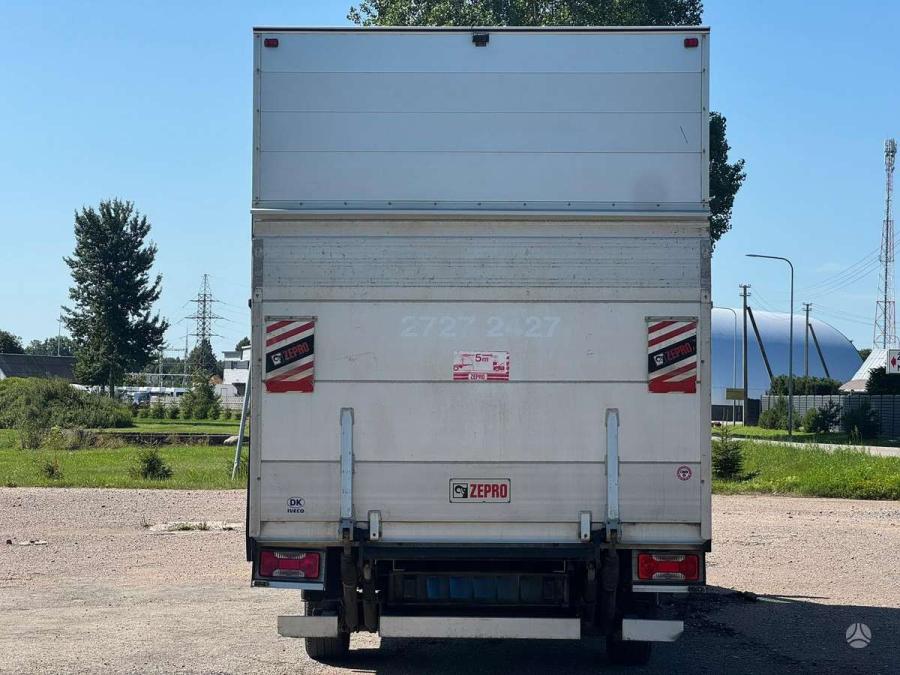 White Iveco Daily 2016 in Taurage, with an engine capacity of 3.00 L and mileage of 306 thousand km for 9000 €, photo 7 on AUTOMOTO.COM.LV