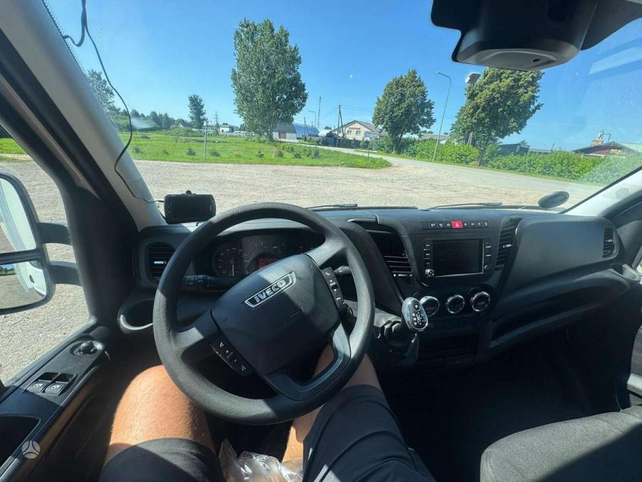 White Iveco Daily 2016 in Taurage, with an engine capacity of 3.00 L and mileage of 306 thousand km for 9000 €, photo 15 on AUTOMOTO.COM.LV