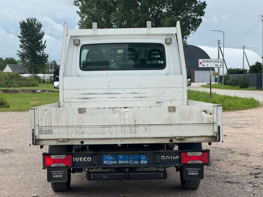 White Iveco Daily 2016 in Taurage, with an engine capacity of 2.30 L and mileage of 270 thousand km for 7500 €, photo 7 on AUTOMOTO.COM.LV