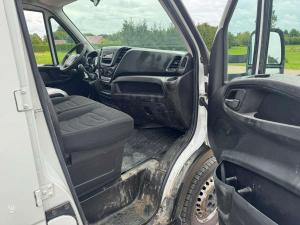 White Iveco Daily 2016 in Taurage, with an engine capacity of 2.30 L and mileage of 270 thousand km for 7500 €, photo 11 on AUTOMOTO.COM.LV
