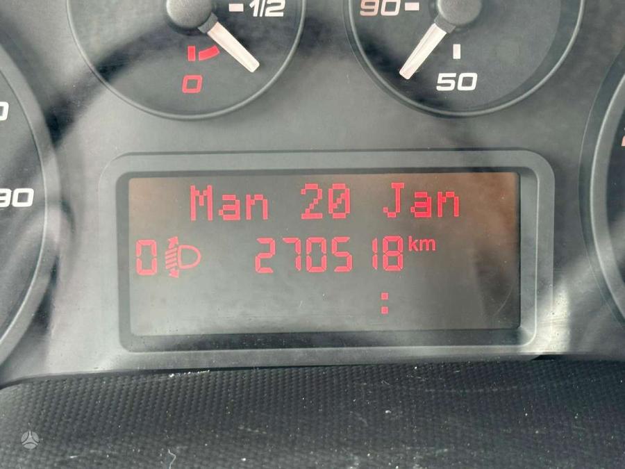 White Iveco Daily 2016 in Taurage, with an engine capacity of 2.30 L and mileage of 270 thousand km for 7500 €, photo 20 on AUTOMOTO.COM.LV
