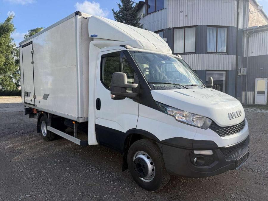 White Iveco Daily 2016 in Klaipeda, with an engine capacity of 3.00 L and mileage of 197 thousand km for 16500 €, photo 4 on AUTOMOTO.COM.LV