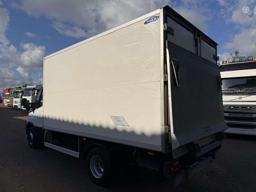 White Iveco Daily 2016 in Klaipeda, with an engine capacity of 3.00 L and mileage of 197 thousand km for 16500 €, photo 7 on AUTOMOTO.COM.LV