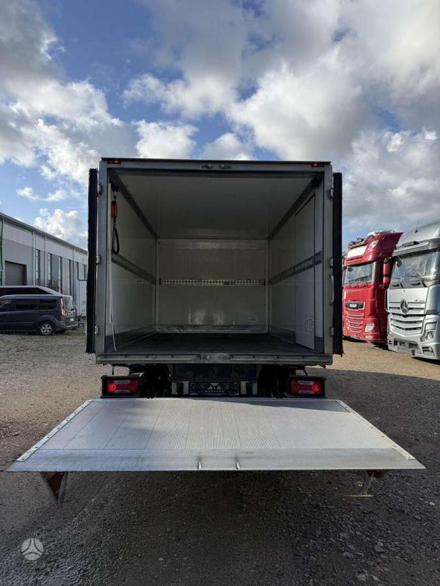 White Iveco Daily 2016 in Klaipeda, with an engine capacity of 3.00 L and mileage of 197 thousand km for 16500 €, photo 11 on AUTOMOTO.COM.LV