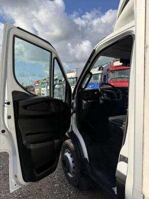 White Iveco Daily 2016 in Klaipeda, with an engine capacity of 3.00 L and mileage of 197 thousand km for 16500 €, photo 13 on AUTOMOTO.COM.LV