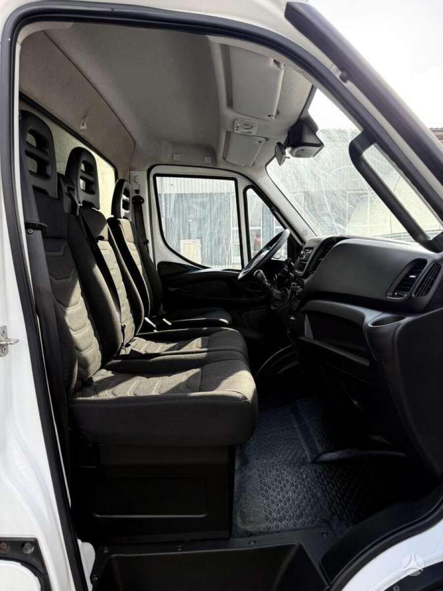 White Iveco Daily 2016 in Klaipeda, with an engine capacity of 3.00 L and mileage of 197 thousand km for 16500 €, photo 24 on AUTOMOTO.COM.LV