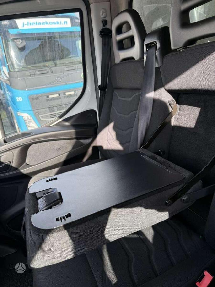 White Iveco Daily 2016 in Klaipeda, with an engine capacity of 3.00 L and mileage of 197 thousand km for 16500 €, photo 23 on AUTOMOTO.COM.LV