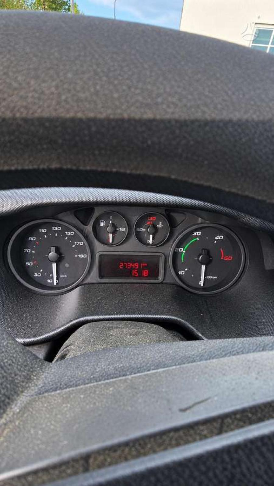 Balts Iveco Daily 2016 Viļņa, ar dzinēja tilpumu 2.29 L un nobraukumu 273 tūkst. km par 3950 €, foto 9 vietnē AUTOMOTO.COM.LV