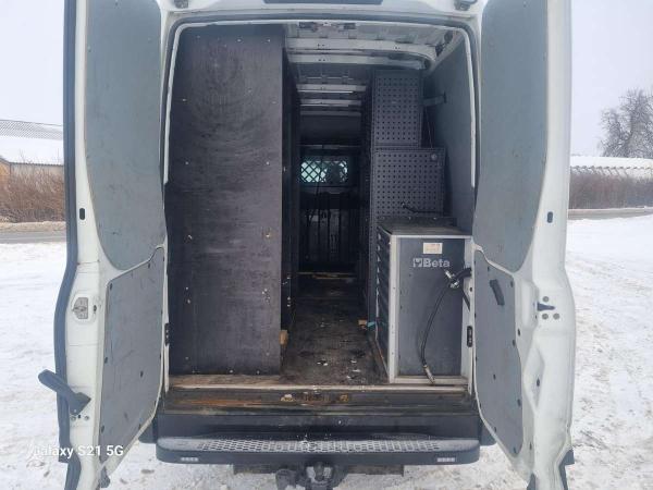 White Iveco Daily 2017 in Taurage, with an engine capacity of 3.00 L and mileage of 320 thousand km for 7300 €, photo 7 on AUTOMOTO.COM.LV