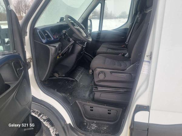 White Iveco Daily 2017 in Taurage, with an engine capacity of 3.00 L and mileage of 320 thousand km for 7300 €, photo 8 on AUTOMOTO.COM.LV