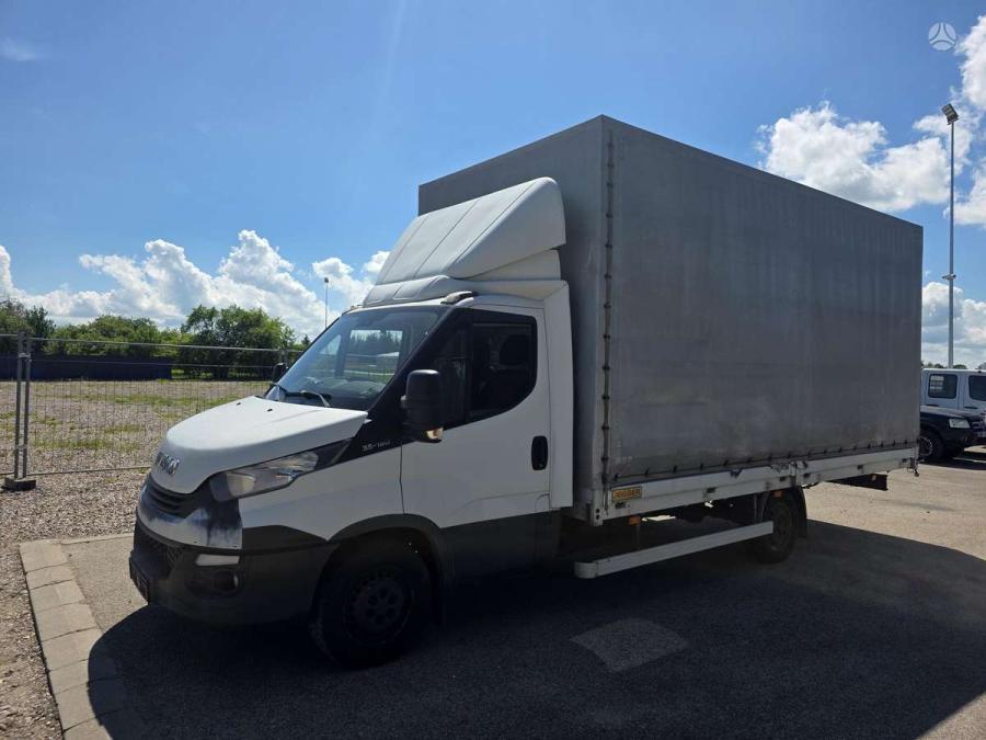 Balts Iveco Daily 2017 Marijampole, ar dzinēja tilpumu 3.00 L un nobraukumu 360 tūkst. km par 6500 €, foto 1 vietnē AUTOMOTO.COM.LV
