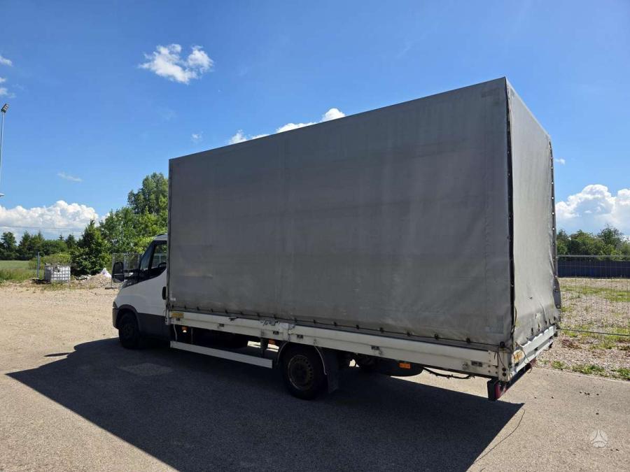 Balts Iveco Daily 2017 Marijampole, ar dzinēja tilpumu 3.00 L un nobraukumu 360 tūkst. km par 6500 €, foto 7 vietnē AUTOMOTO.COM.LV