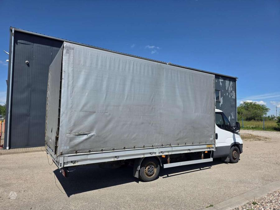 Balts Iveco Daily 2017 Marijampole, ar dzinēja tilpumu 3.00 L un nobraukumu 360 tūkst. km par 6500 €, foto 8 vietnē AUTOMOTO.COM.LV