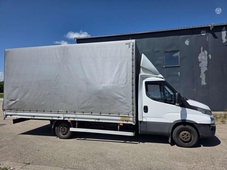 Balts Iveco Daily 2017 Marijampole, ar dzinēja tilpumu 3.00 L un nobraukumu 360 tūkst. km par 6500 €, foto 13 vietnē AUTOMOTO.COM.LV