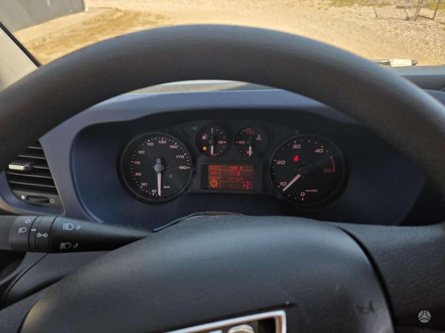 Balts Iveco Daily 2017 Marijampole, ar dzinēja tilpumu 3.00 L un nobraukumu 360 tūkst. km par 6500 €, foto 20 vietnē AUTOMOTO.COM.LV