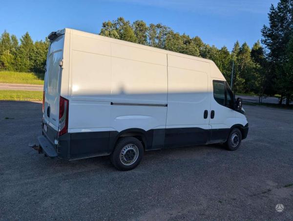 Balts Iveco Daily 2017 Utena, ar dzinēja tilpumu 2.29 L un nobraukumu 249 tūkst. km par 8990 €, foto 5 vietnē AUTOMOTO.COM.LV