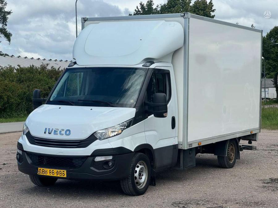 White Iveco Daily 2017 in Taurage, with an engine capacity of 2.30 L and mileage of 265 thousand km for 8000 €, photo 1 on AUTOMOTO.COM.LV