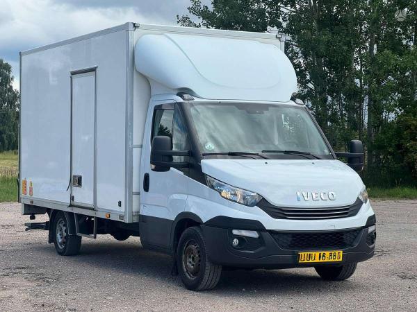 White Iveco Daily 2017 in Taurage, with an engine capacity of 2.30 L and mileage of 265 thousand km for 8000 €, photo 4 on AUTOMOTO.COM.LV