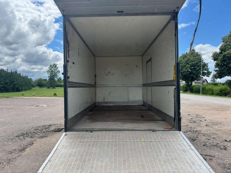 White Iveco Daily 2017 in Taurage, with an engine capacity of 2.30 L and mileage of 265 thousand km for 8000 €, photo 8 on AUTOMOTO.COM.LV