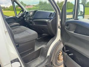 White Iveco Daily 2017 in Taurage, with an engine capacity of 2.30 L and mileage of 265 thousand km for 8000 €, photo 12 on AUTOMOTO.COM.LV