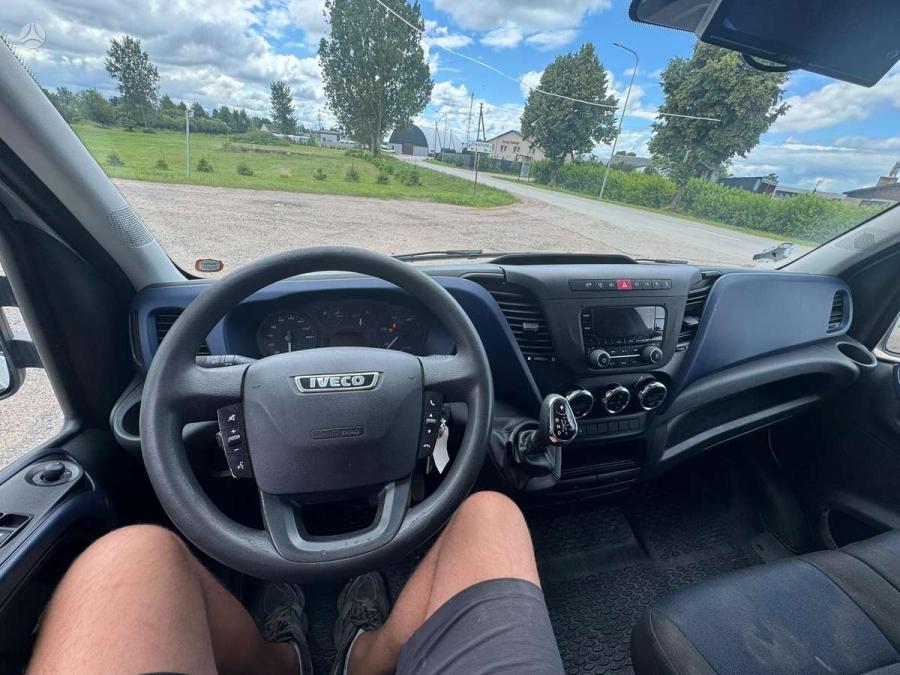 White Iveco Daily 2017 in Taurage, with an engine capacity of 2.30 L and mileage of 265 thousand km for 8000 €, photo 15 on AUTOMOTO.COM.LV