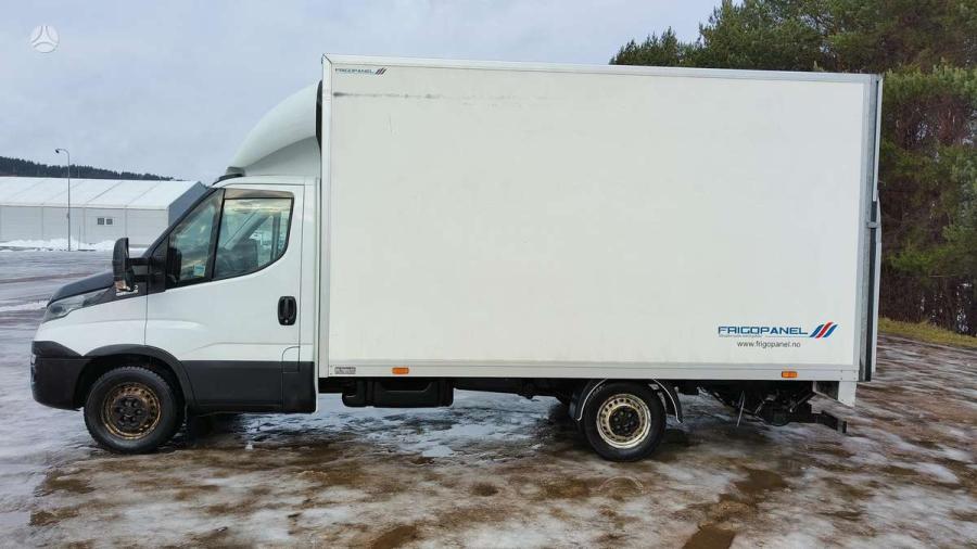 White Iveco Daily 2017 in Alytus, with an engine capacity of 2.29 L and mileage of 512 thousand km for 5800 €, photo 4 on AUTOMOTO.COM.LV