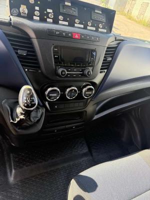 White Iveco Daily 2017 in Kaunas, with an engine capacity of 3.00 L and mileage of 456 thousand km for 7400 €, photo 5 on AUTOMOTO.COM.LV